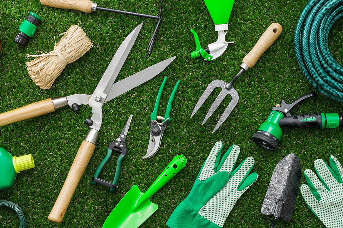 Jardinería: cinco herramientas que no pueden faltarte
